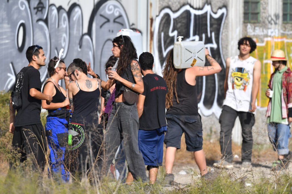 MUSICA, ALCOOL E DROGA, VIAGGIO NEL MONDO DEI RAVE PARTY ABUSIVI - Tv ...